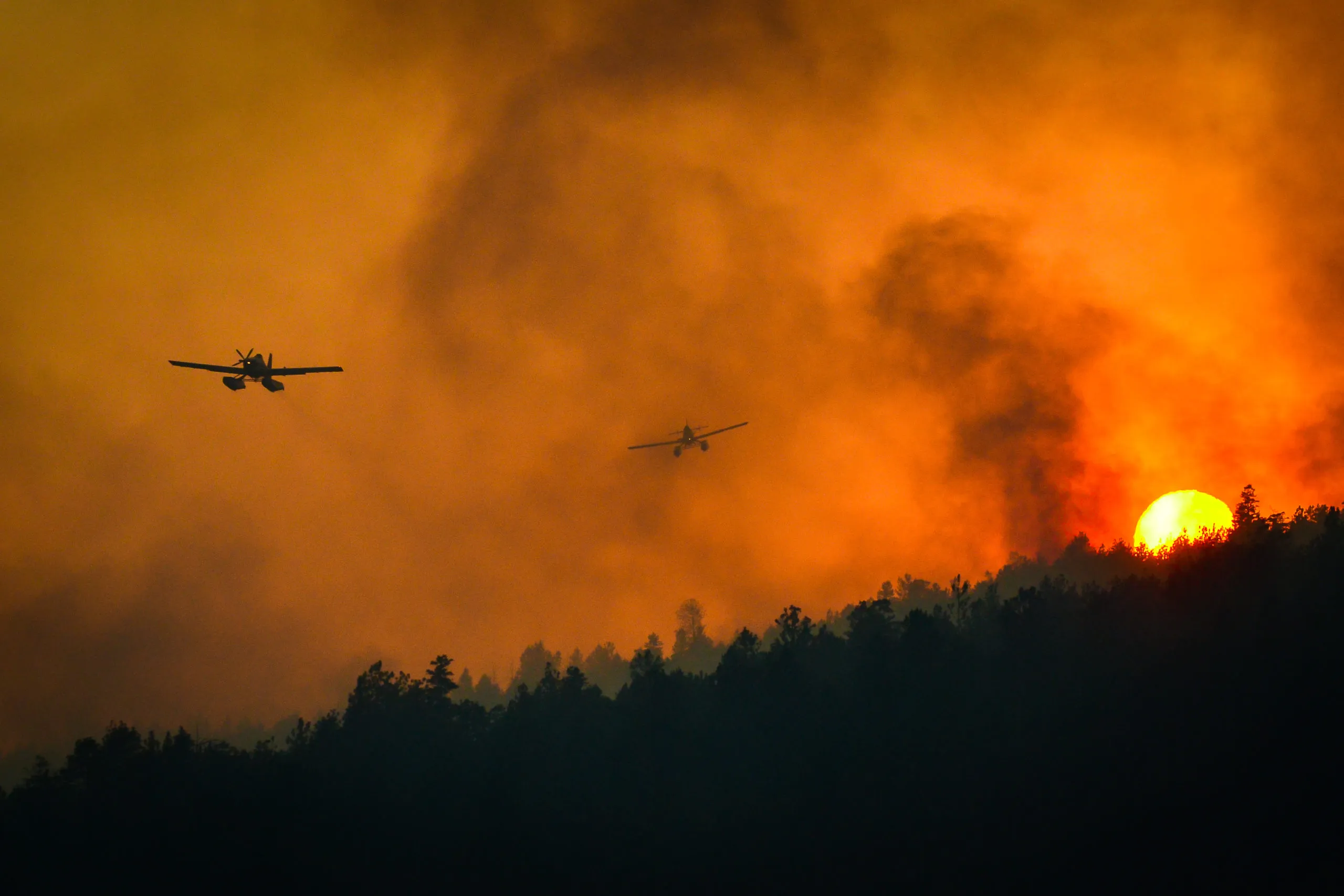 Wearable tech takes the heat off wildfire-fighting pilots - Mitacs